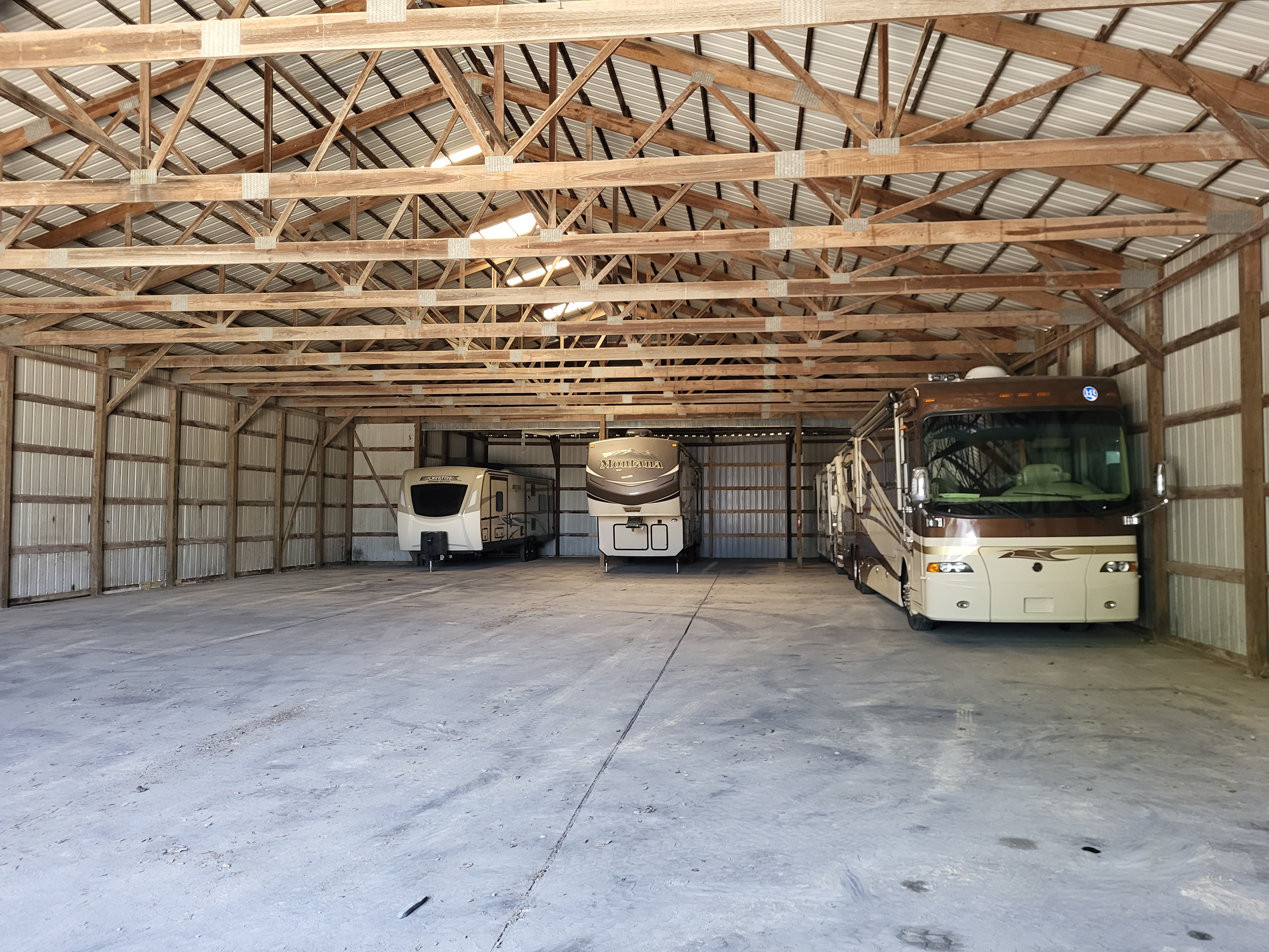 Cheapest Indoor Boat/RV/Vehicle Parking in Oglesby, IL | Bon Voyage Storage