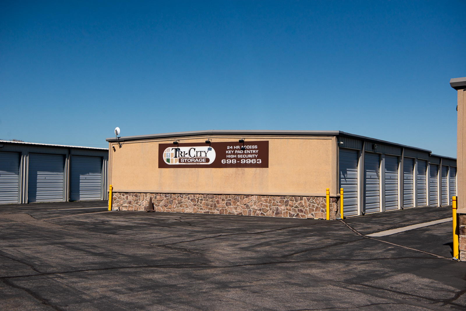 24/7 Access Storage with Drive-up Access and Large Units in Farr West ...