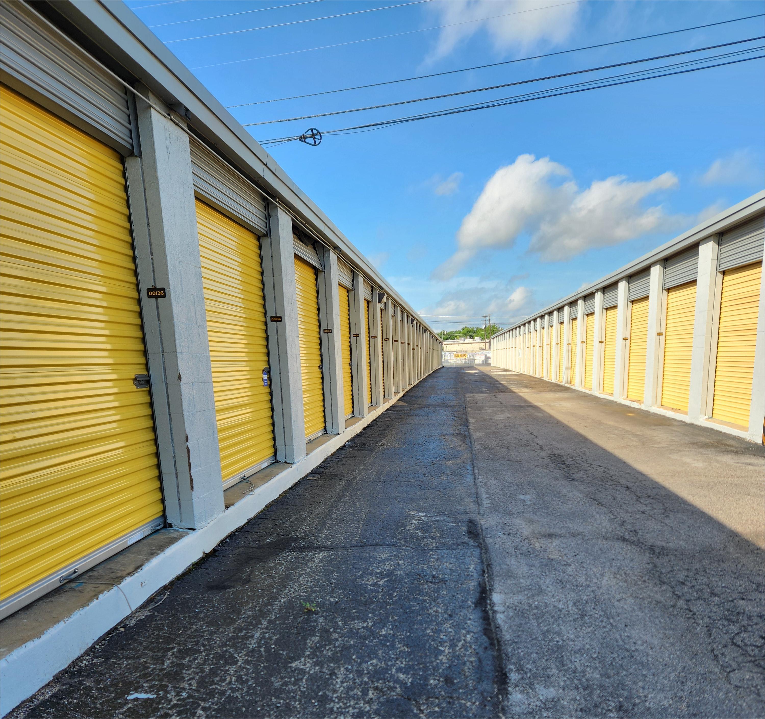 Secure Storage Units in Round Rock | Boat, RV & Vehicle Parking