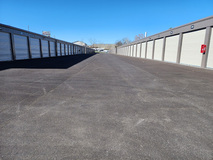 24/7 Secure Storage Facility with Convenient Access in MO | Storage Vault