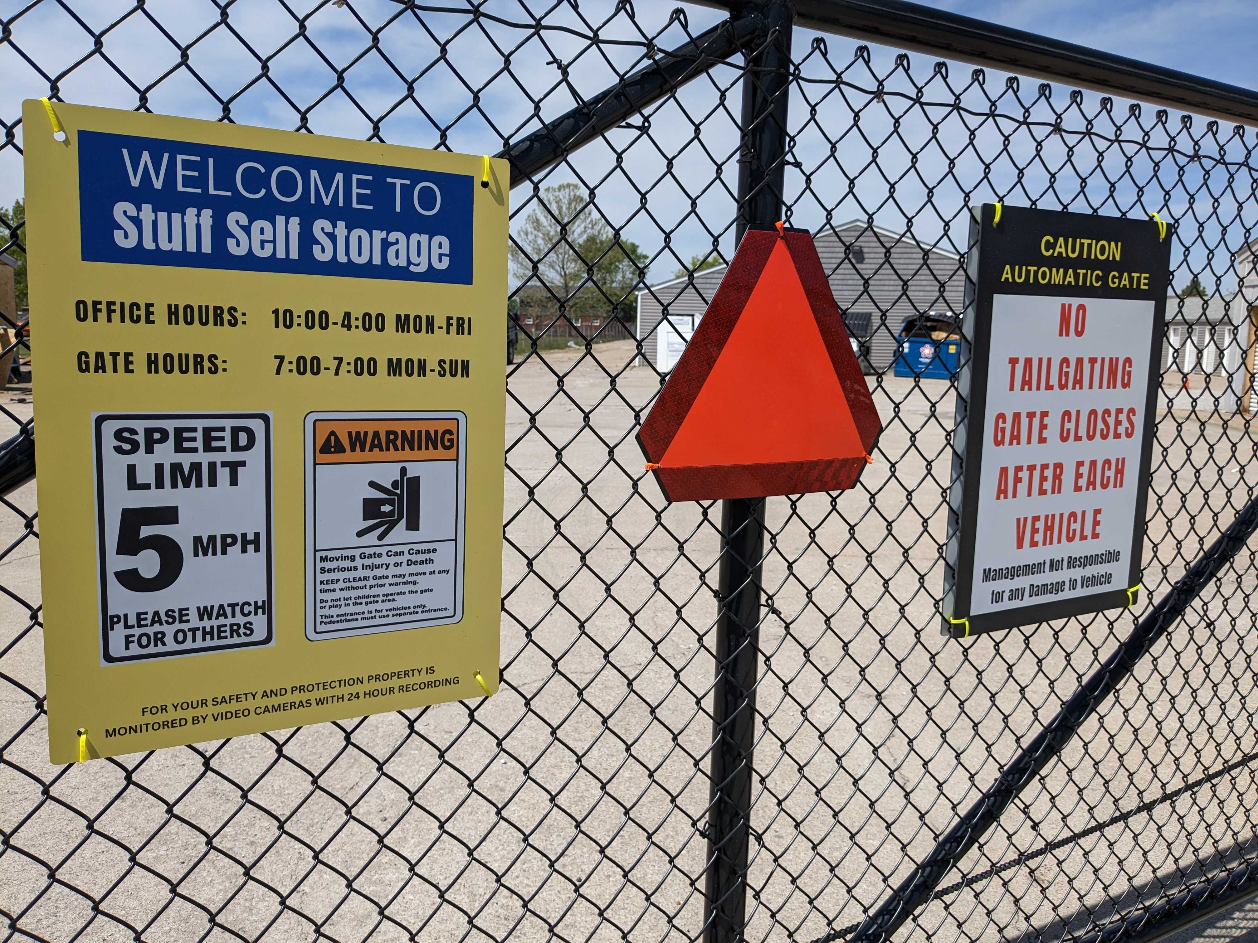 Self Storage Units & Uncovered RV/Vehicle Parking in Pontoon Beach, IL ...