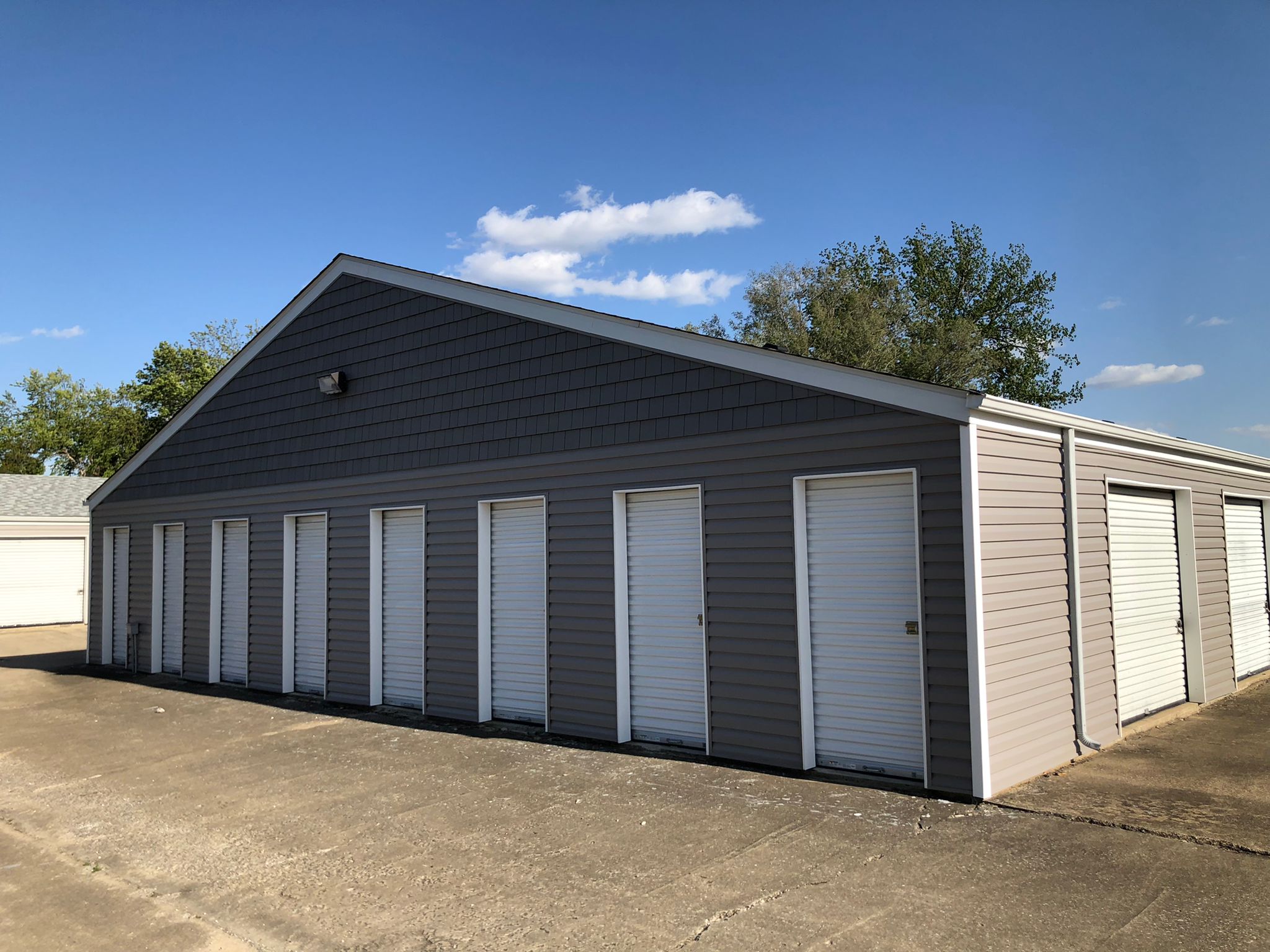 Self Storage Units & Uncovered RV/Vehicle Parking in Pontoon Beach, IL ...