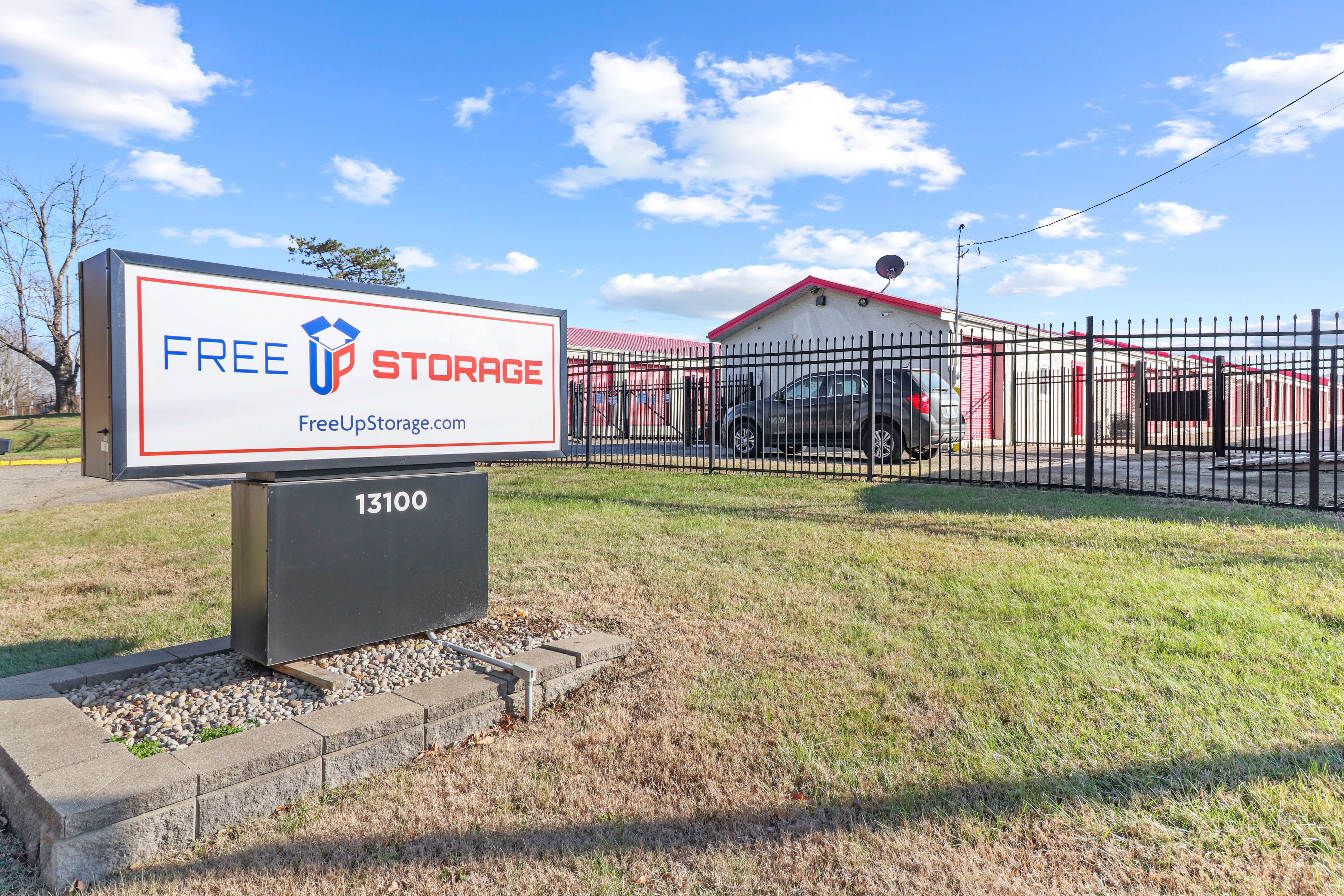 Self Storage Units in Louisville, KY on Aiken Rd | FreeUp Storage ...