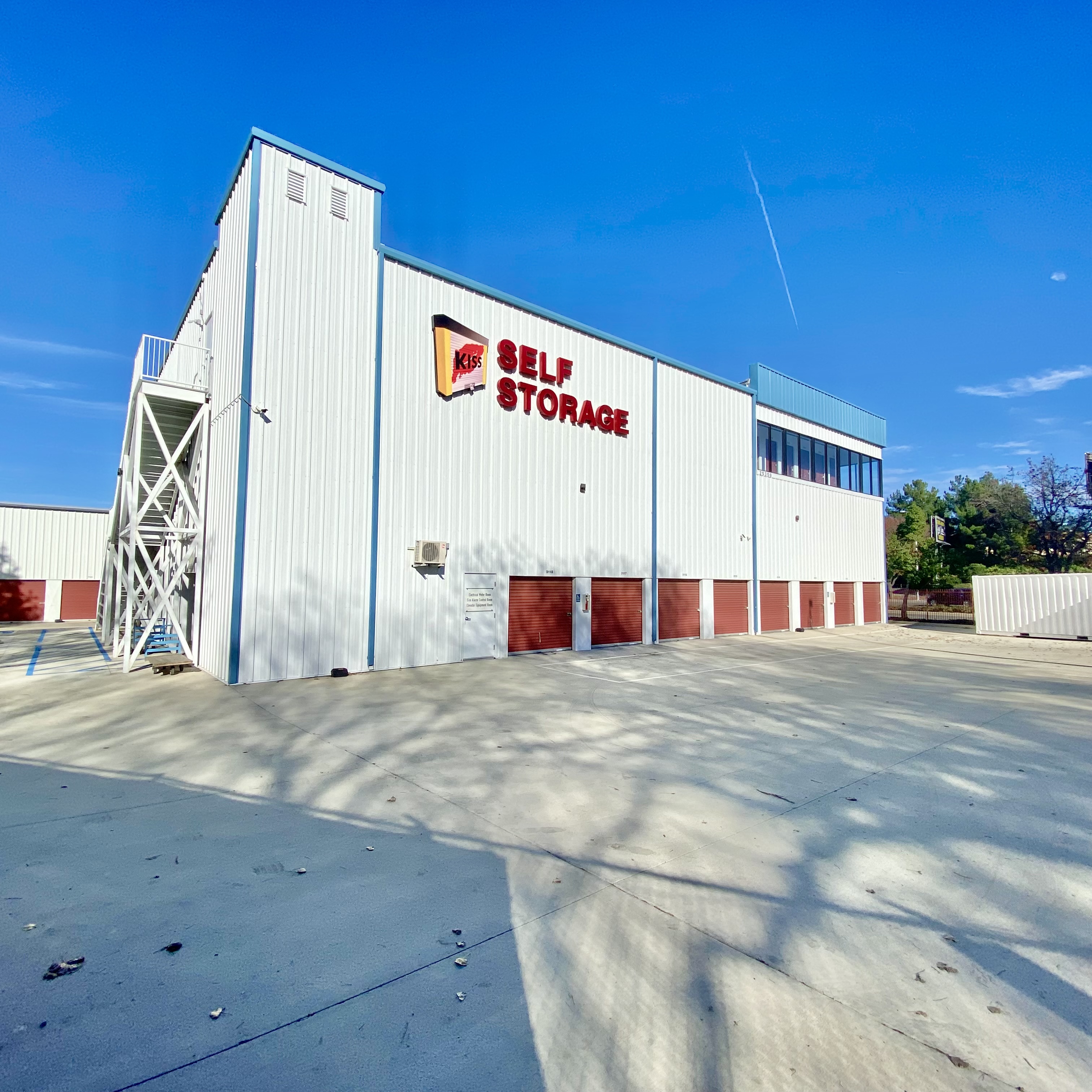 Storage Facility Near Santa Clarita, Universal & Van Nuys | KISS