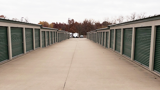 Blue Springs Storage Unit | Car Storage | StorageMart